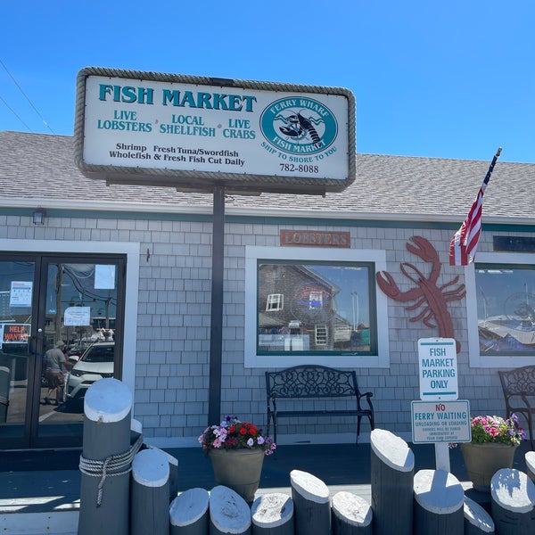 Ferry Wharf Fish Market - Fish Market in Narragansett