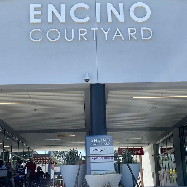 Encino Courtyard - Shopping Mall