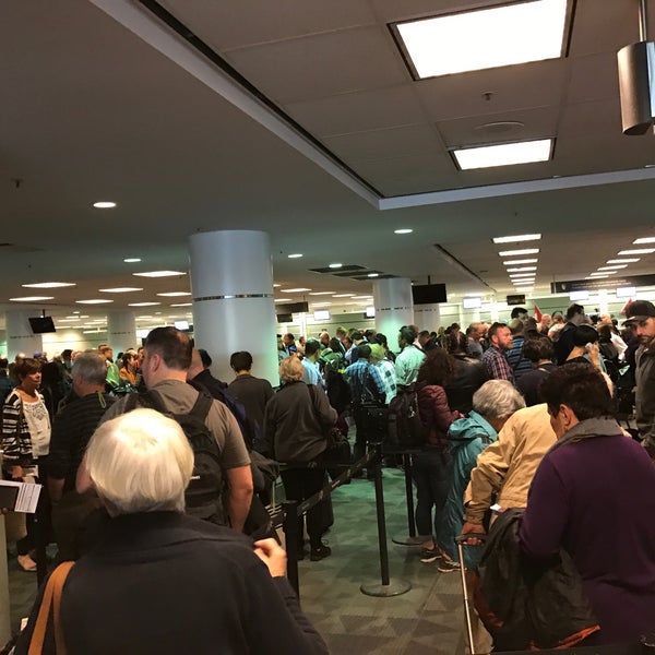 Canada Customs - Border Crossing in Toronto Pearson International Airport
