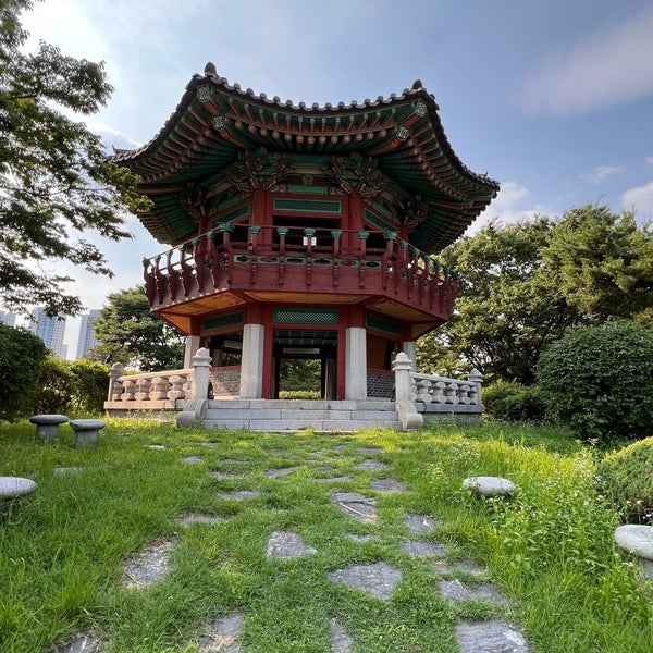 청담도로공원 (Cheongdam Road Park) - 삼성1동 - 5 tips from 294 visitors