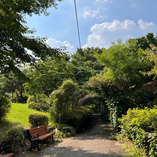 청담도로공원 (Cheongdam Road Park) - 삼성1동 - 5 tips from 294 visitors