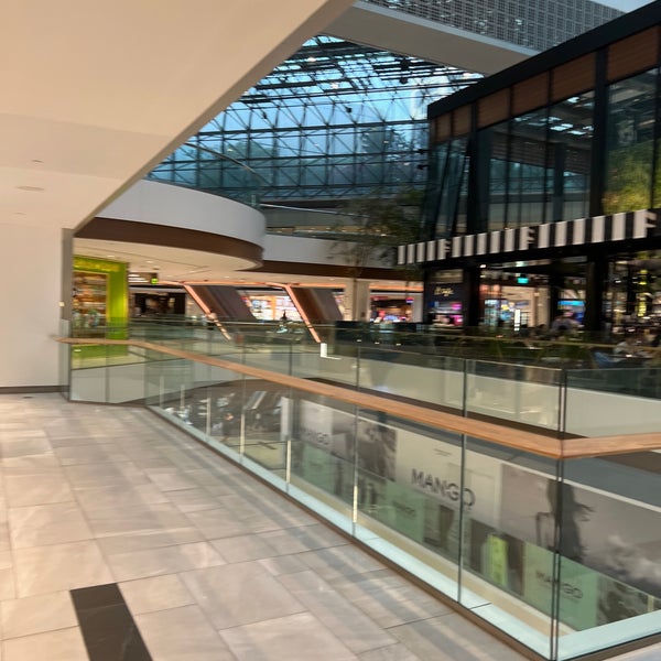 Raffles City Shopping Centre - Downtown Core - 252 North Bridge Rd.