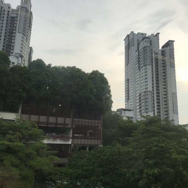 Commonwealth MRT Station (EW20) - Central Region - 22 tips from 7513 ...