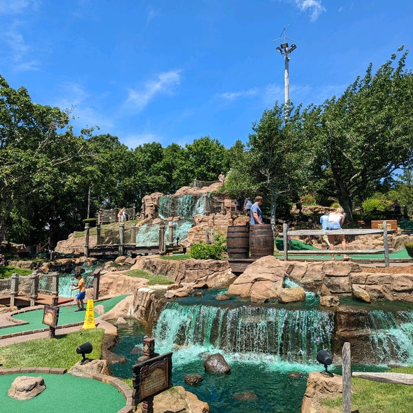 Pirate's Cove Adventure Golf - Mini Golf Course
