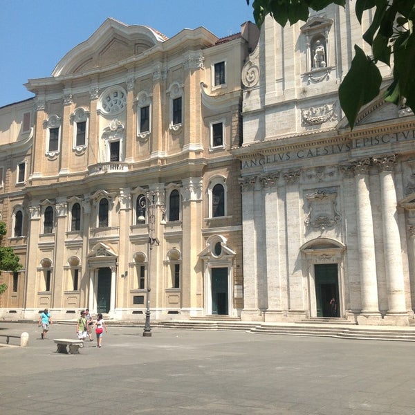 Piazza della Chiesa Nuova - Plaza in Roma