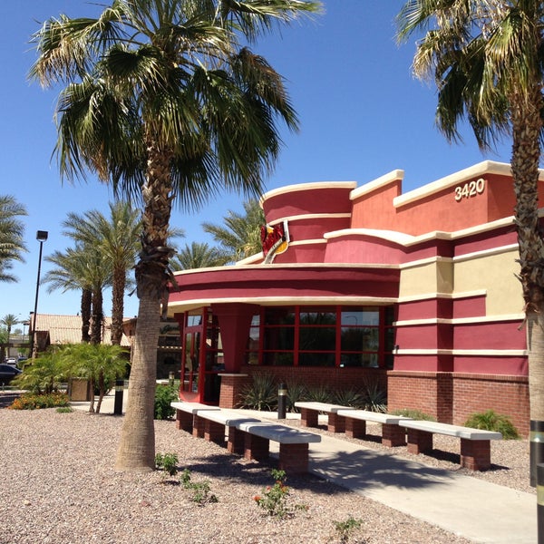 Red Robin Gourmet Burgers and Brews - 3420 W Chandler Blvd