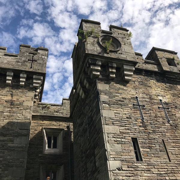 Wray Castle - Castle
