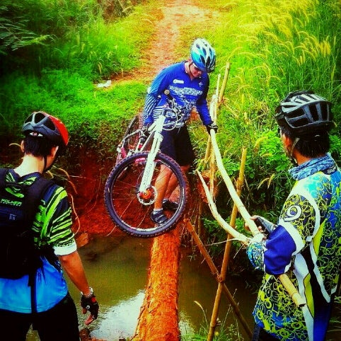 Jalur Track Offroad Jatiasih - Gunung Putri, Jawa Barat