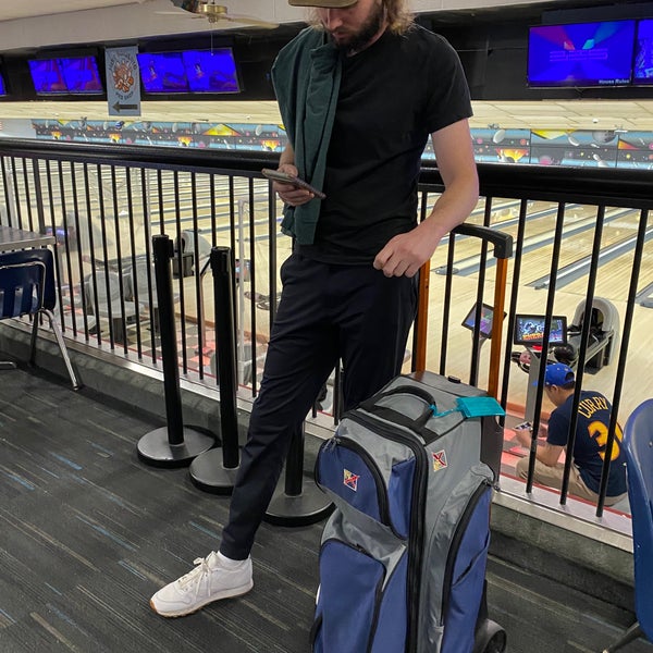 Classic Bowling Center - Serramonte - 900 King Plz
