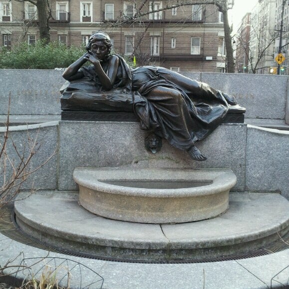Straus Park - Park in New York