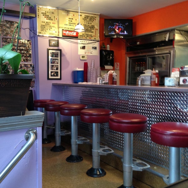 Sarkis Cafe - 2632 Gross Point Rd
