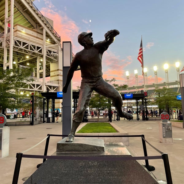 Bob Feller Statue by Gary Ross - Outdoor Sculpture in Cleveland