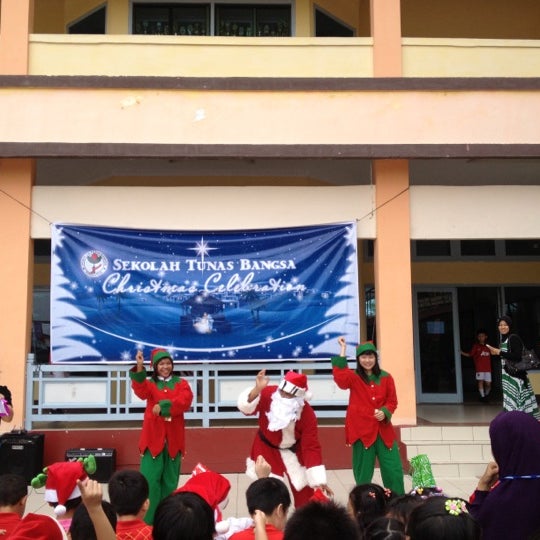 Sekolah Tunas Bangsa - College Classroom in Pontianak