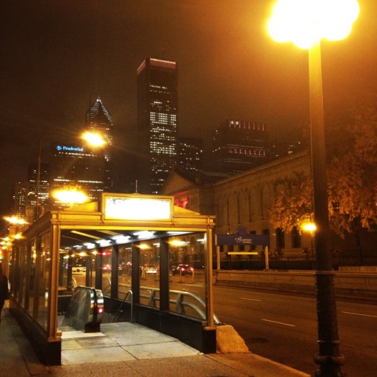 CTA Bus Stop 1110 - The Loop - Chicago, IL