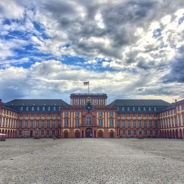 Barockschloss Mannheim - Palace in Schloßgebiet