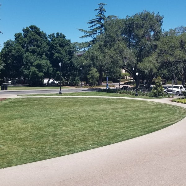 Photos at Encina Hall - 5 tips from 920 visitors