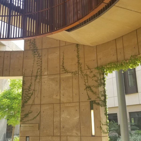 William H. Neukom Building - Stanford, CA