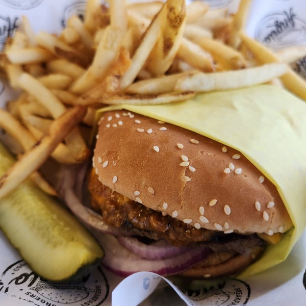 Angelo's Burgers - Diner in West Anaheim