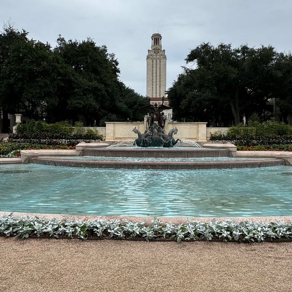 Littlefield Fountain - Fountain in University of Texas-Austin