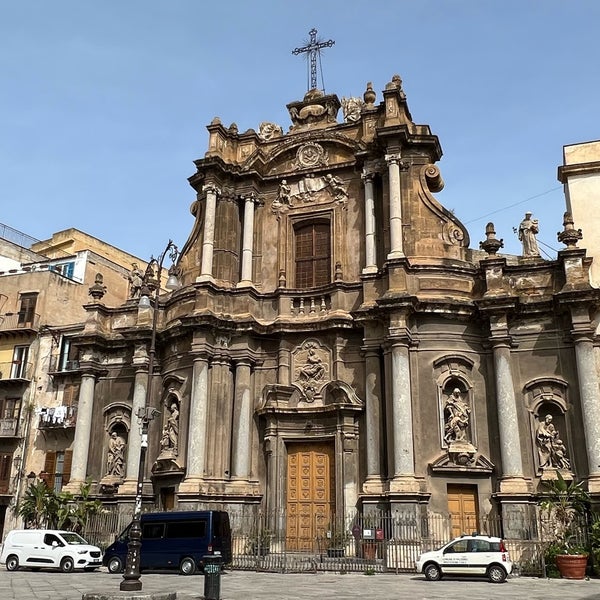 Piazza Sant'Anna - Historic and Protected Site in Palermo