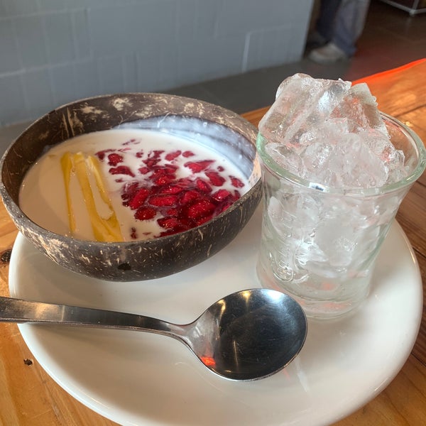 Nohm Boat Noodle ก๋วยเตี๋ยวเรือ - Thai Restaurant