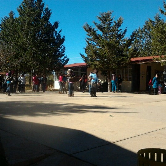 Escuela Secundaria Técnica 42 Salvador Vidal - Student Center