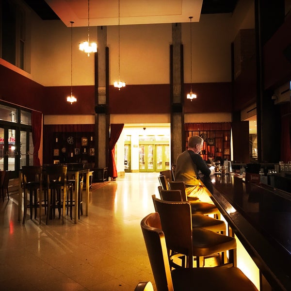 Chesterfield Club (Now Closed) - 1400 Main St