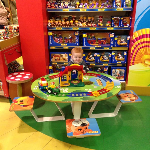 Hamleys - Toy Store in Soho