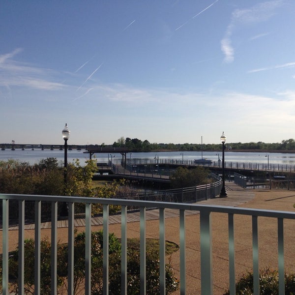Lawson's Landing Riverwalk Cafe - New Bern Riverfront - New Bern, NC