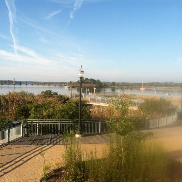 Lawson's Landing Riverwalk Cafe - New Bern Riverfront - New Bern, NC