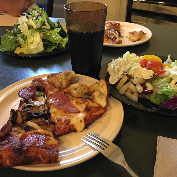 Photos at Round Table Pizza - Pizzeria in Menlo Park