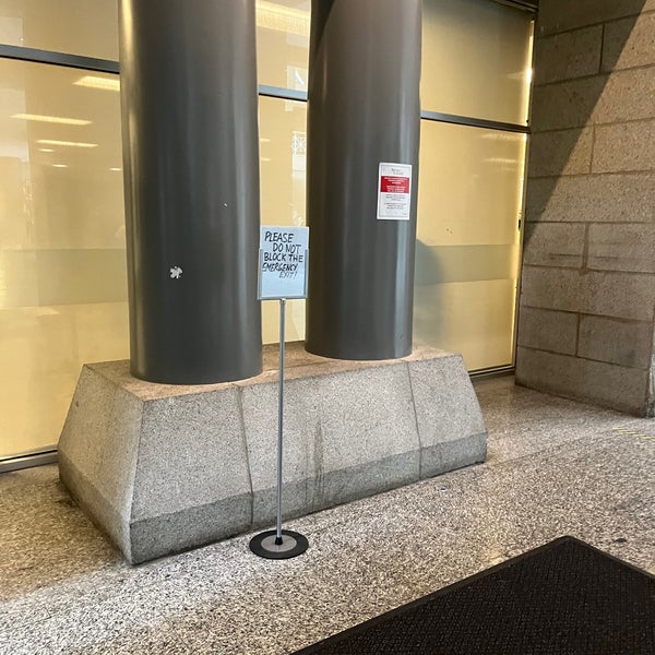 Sinclair Centre - Shopping Mall in Vancouver