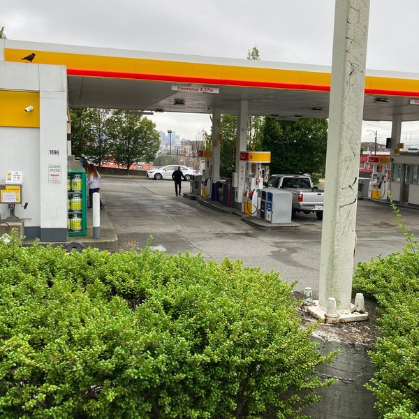 Shell - Grandview-Woodland - 1896 Hastings St E