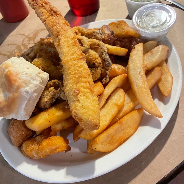 Sandgate's Inn - 27525 N Sandgates Rd