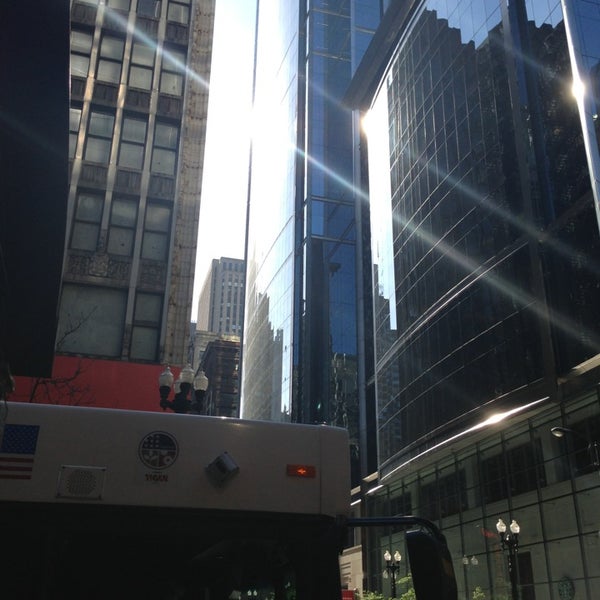 CTA Bus Stop 1115 - The Loop - 145 visitors