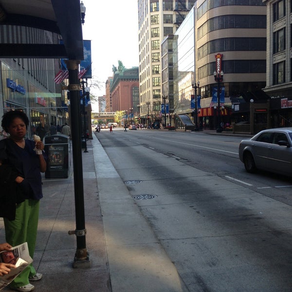 CTA Bus Stop 1115 - The Loop - 145 visitors