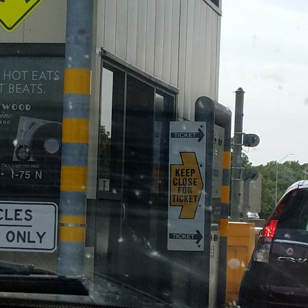 Ohio Turnpike - Exit 142 Lorain County West - Toll Booth