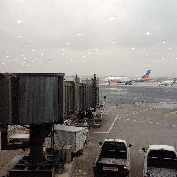 Photos at Gate A26 (Now Closed) - Airport Gate in Newark Airport and ...