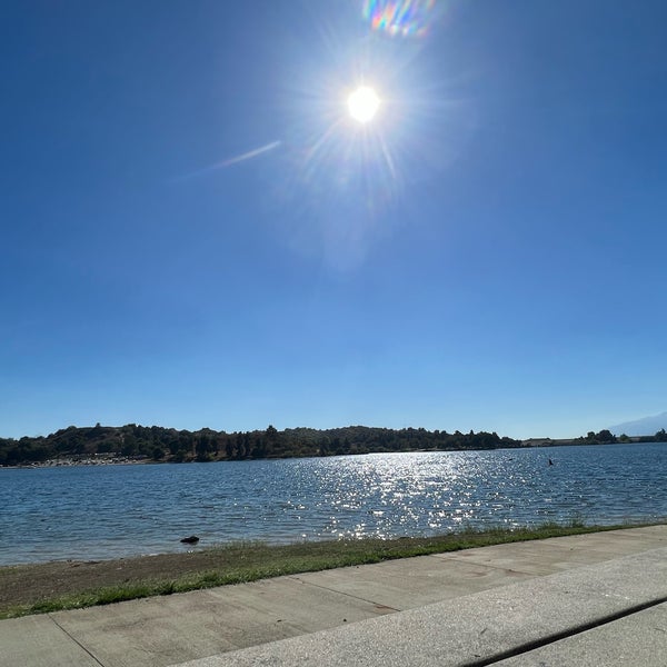 Photos at Puddingstone Lake - 4 tips from 493 visitors