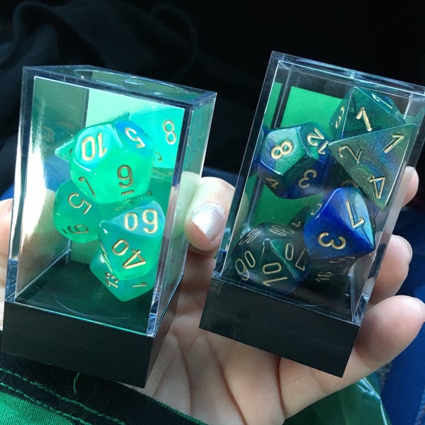 Emerald Knights Comics and Games - 11 tips