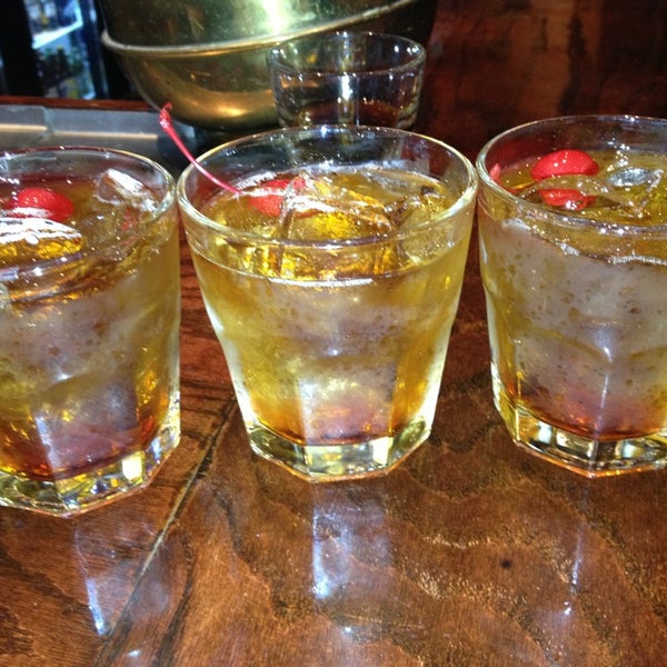 JUMP Kitchen & Sports Saloon (Now Closed) - Sports Bar in Woodstock