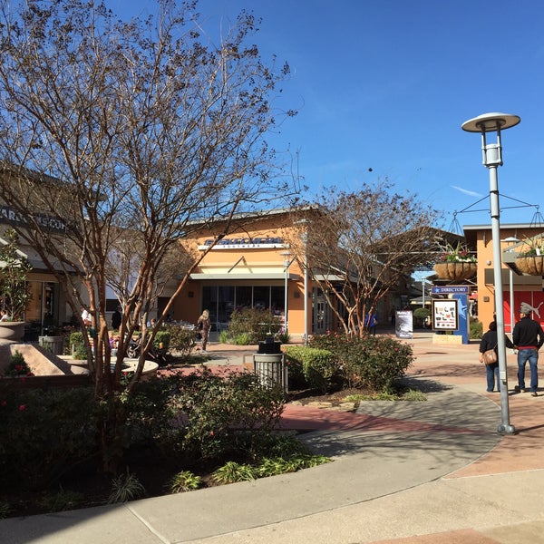 Round Rock Premium Outlets - 61 tips from 11731 visitors