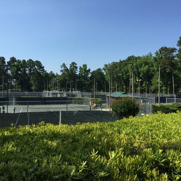 Seven Oaks Swim and Raquet Club - 5 tips from 220 visitors