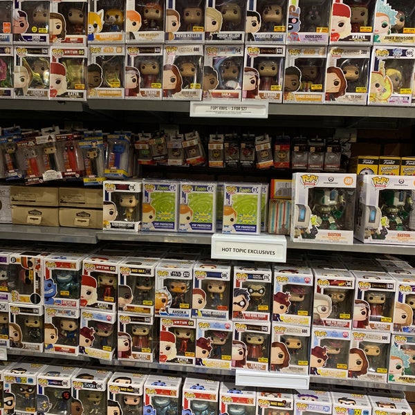 Hot Topic - Clothing Store