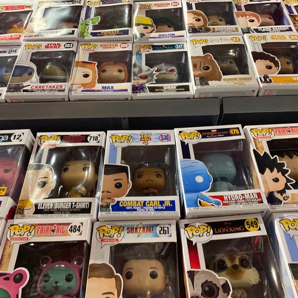 Hot Topic - Clothing Store