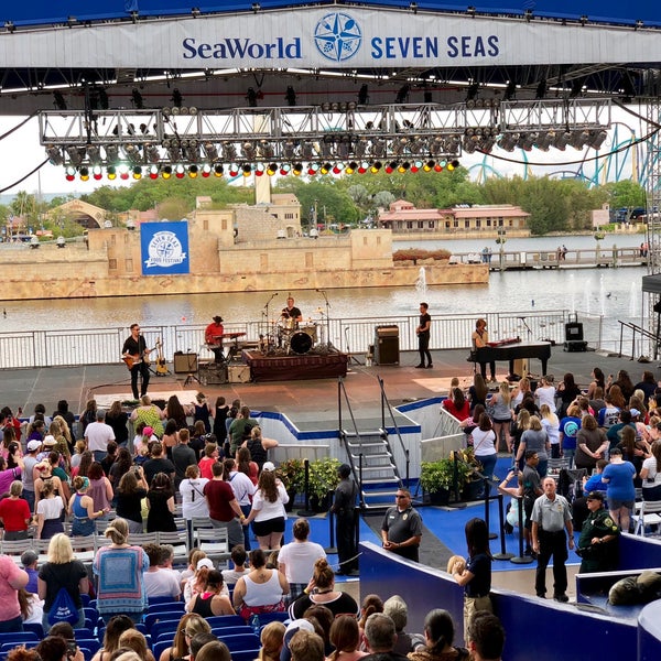Photos at Bayside Stadium - Sea World Theme Park - 7 tips from 1311 ...