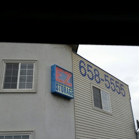 E Z Storage - Clackamas, OR