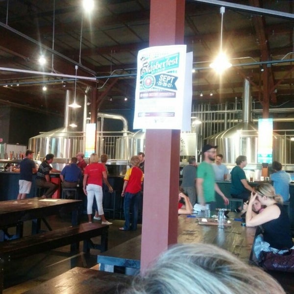 Phil Ecker's Instagram, Twitter & Facebook on IDCrawl