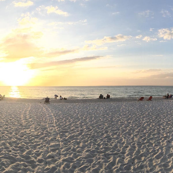 Via Miramar Beach - Beach in Moorings