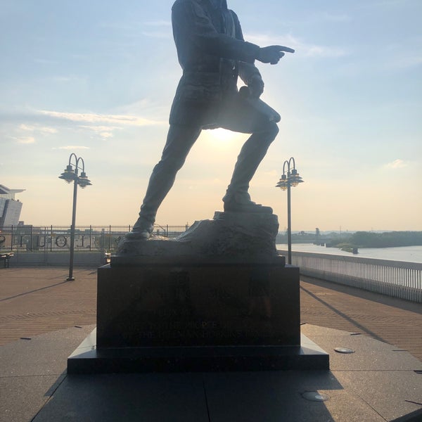Photos at General George Rogers Clark Statue - Louisville, KY